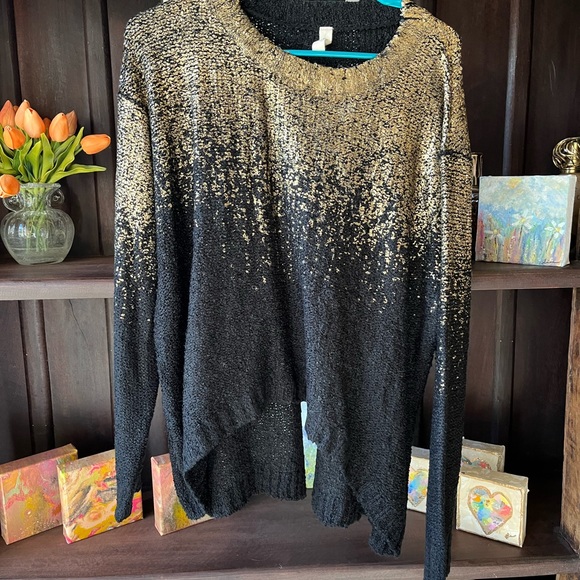Sweaters | Gold And Black Sweater With A Slit In The Back | Poshmark